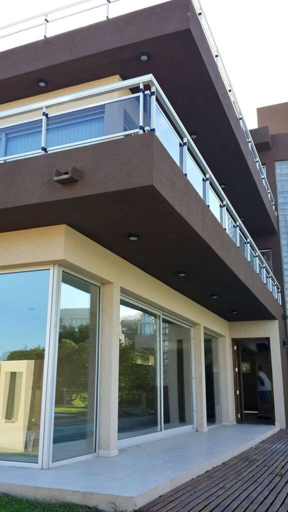 Cerramientos – Vidriería TITI Pinamar